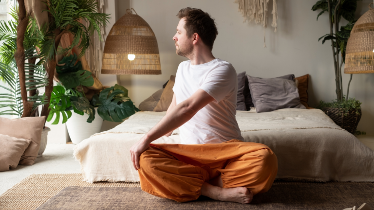 10 Stretches to Re-Energize and Shake Off Screen Fatigue Between Online ...